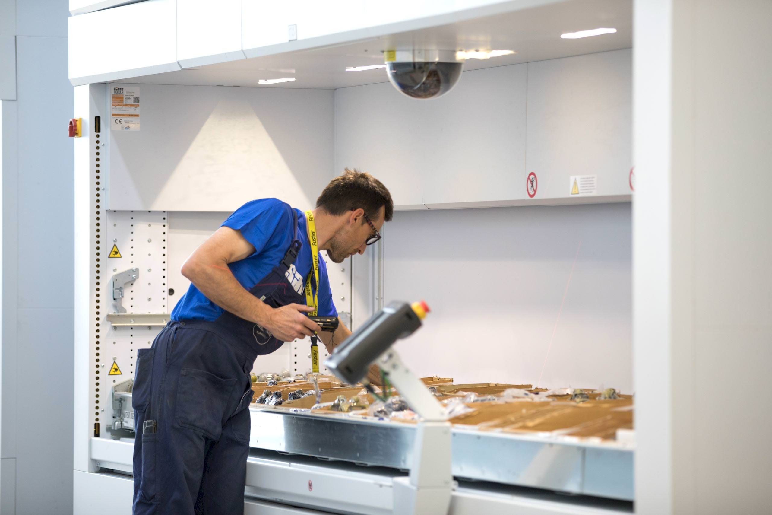 How to improve picking operations with Modula automatic storage systems ...